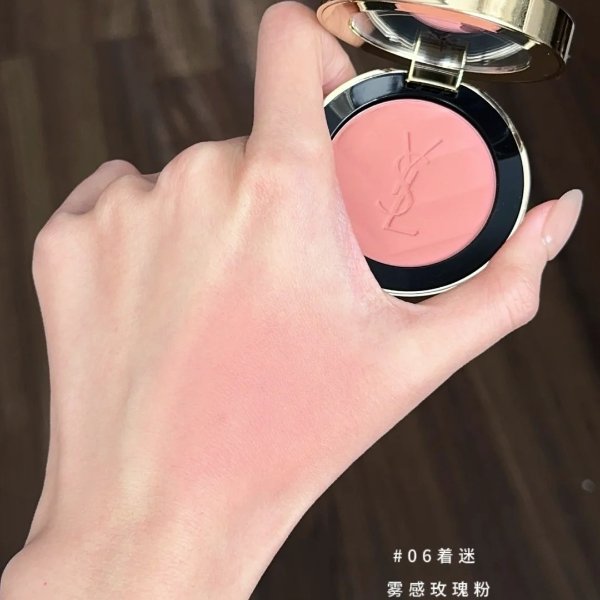 Make Me Blush Bold Blurring Blush 皮革腮红 61.00 超值好货 | 加拿大省钱快报