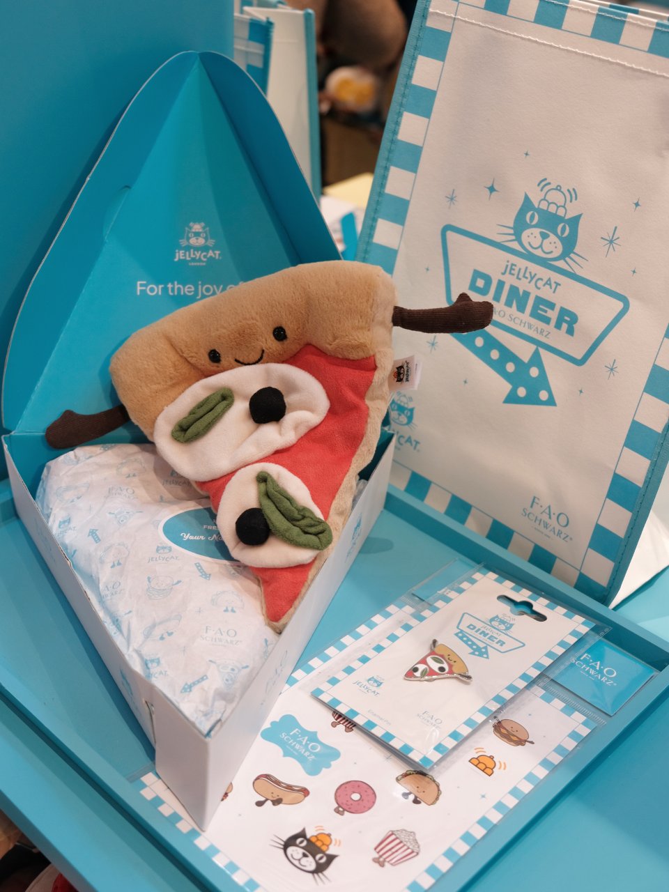 全球首家Jellycat餐厅｜好想去当打包员！ | 社区旅行精选