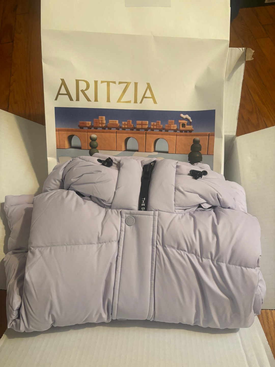 Aritzia 年终大促 Super Puff参加
