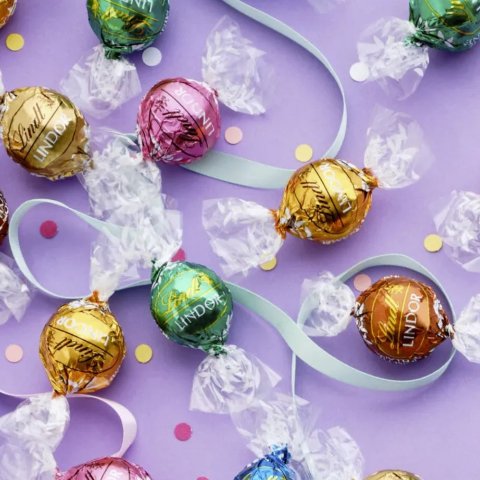 Lindt Custom LINDOR Pick and Mix 100-pc Box $33